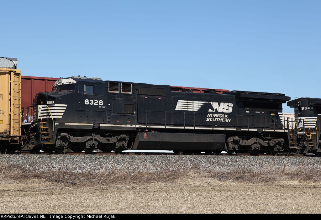 NS 8328